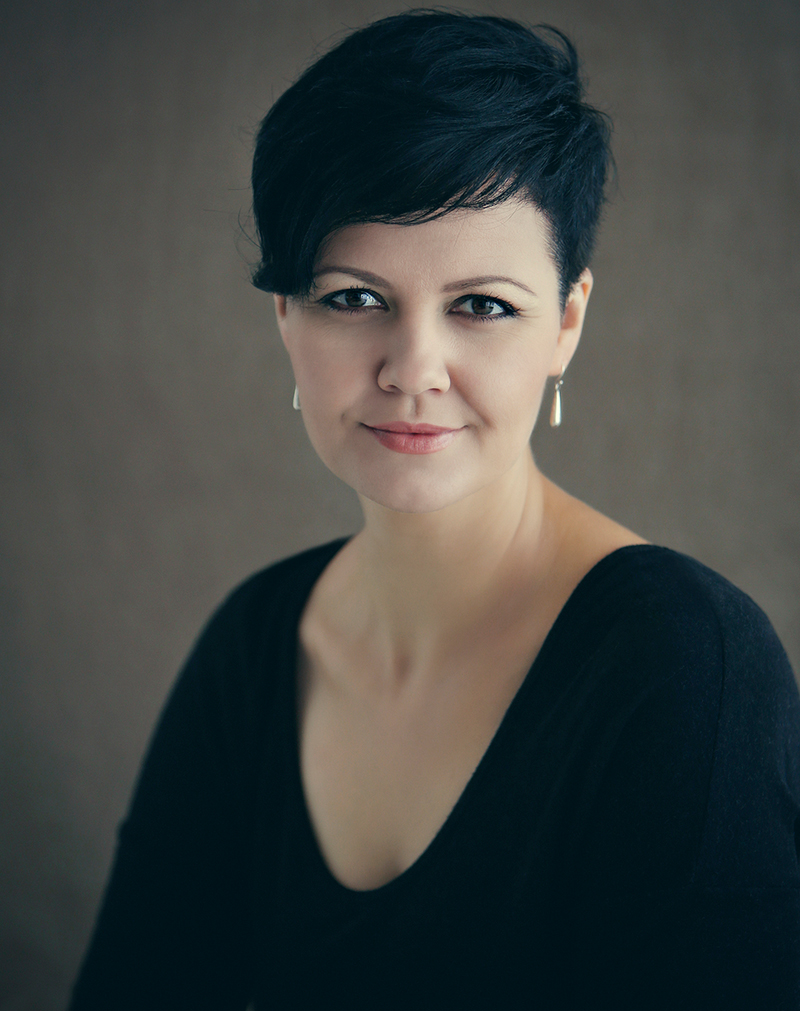 Kelly-Brown — The Portrait Masters